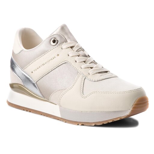 Tommy hilfiger whisper white store