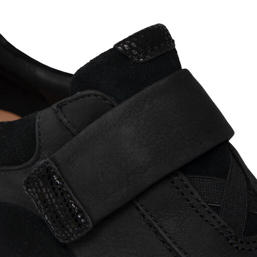 Clarks un adorn lo store
