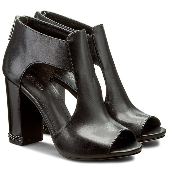 Sandalen MICHAEL Michael Kors Sabrina 40R7SBHS1L Black | eschuhe.de