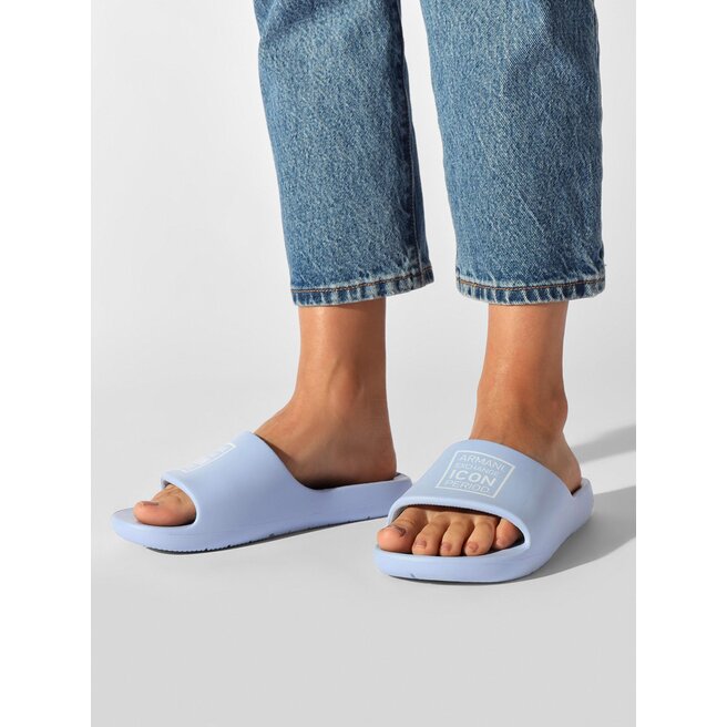 Ciabatte Armani Exchange XDP038 XV703 K645 Light Blue | escarpe.it