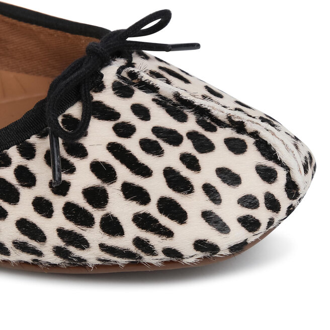 Baleriny Clarks Freckle Ice 261510804 White/Black Leather | eobuwie.com.pl