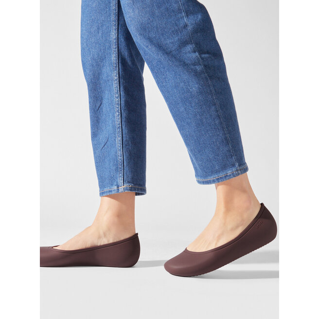 Baleriny Crocs Brooklyn Flat 209384 Bordowy | eobuwie.com.pl