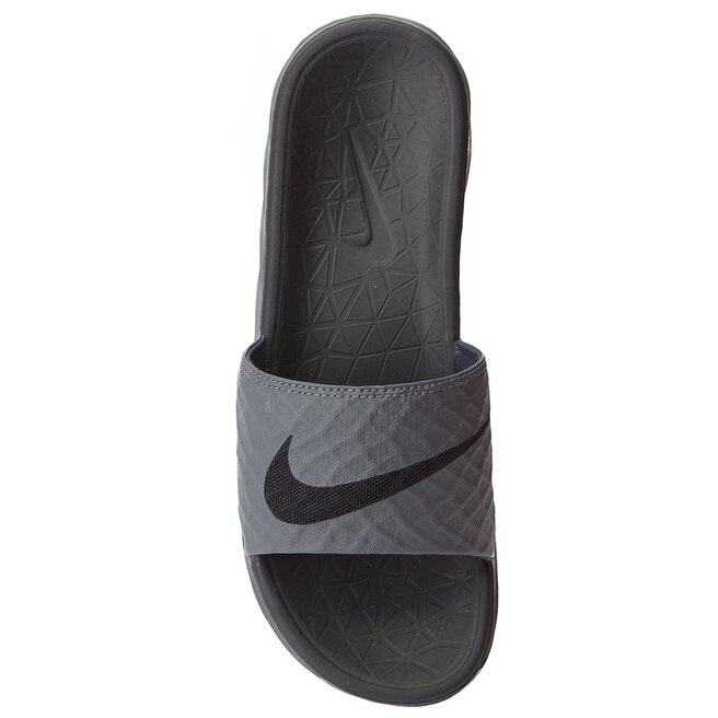 Pantoletten Nike Benassi Solarsoft 705474 090 Dark Grey/Black | eschuhe.de