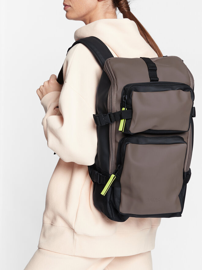 Rucksack Rains Charger Backpack 13860 Braun | eschuhe.de