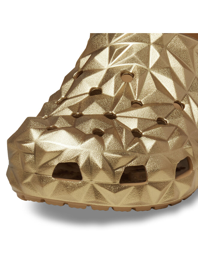 Nazouváky Crocs Cls Metallic Geometric Clog 210002 Zlatá | eobuv.cz