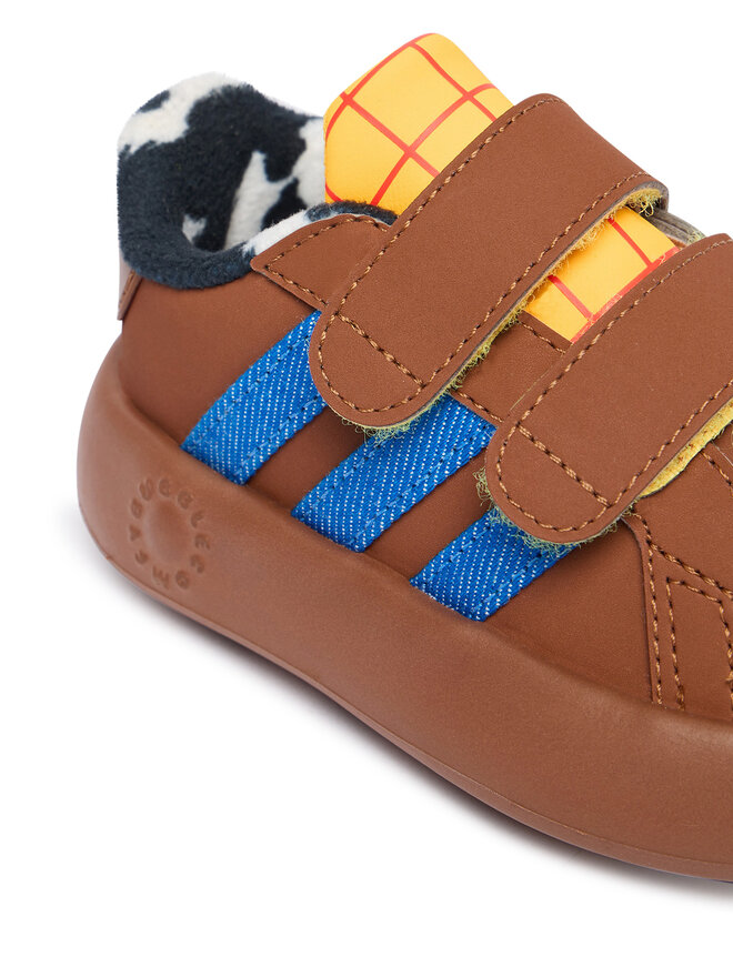 Zapatillas adidas Disney Toy Story Grand Court JR5629 Marrón | zapatos.es
