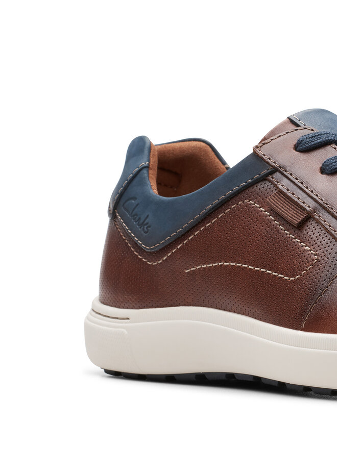Sneakers Clarks Mapstone Lace 26176886 Braun | eschuhe.de