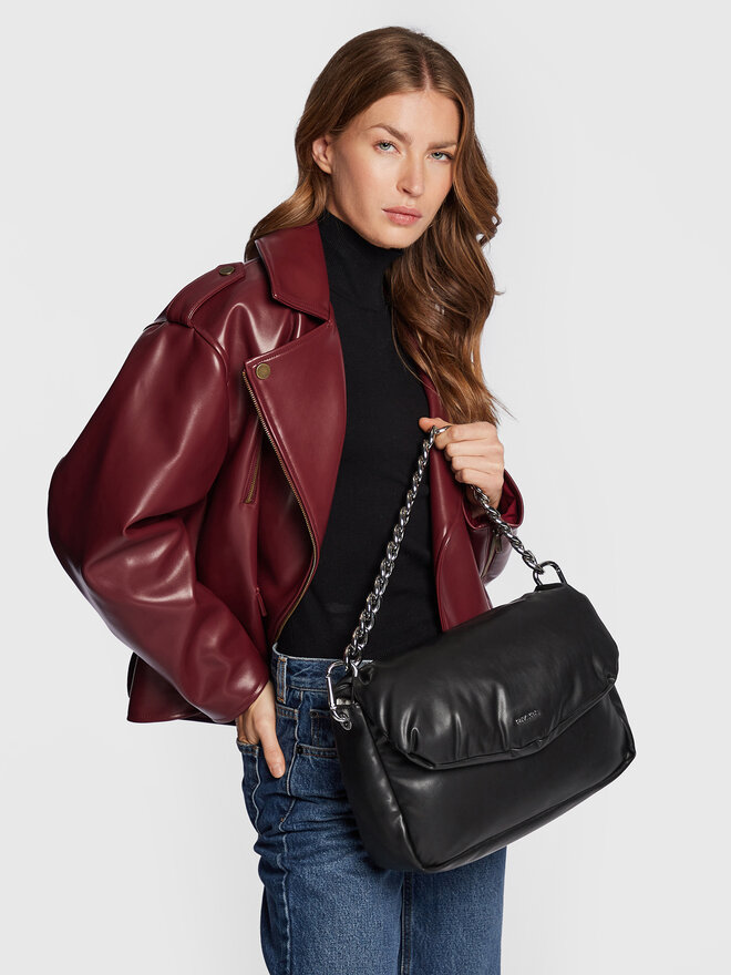 Kabelka Calvin Klein Puffed Shoulder Bag K60K609854 Černá | eobuv.cz