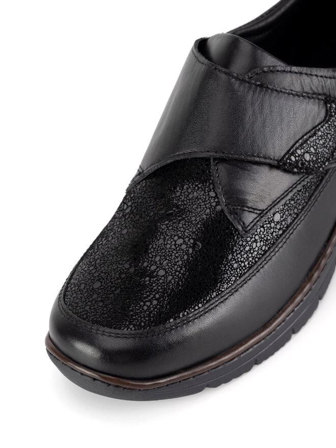 Półbuty Go Soft WI23-REBECA-18 Czarny | eobuwie.com.pl