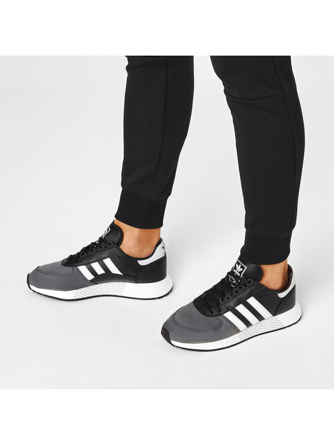 Sneakers adidas Marathon Tech EF4396 Schwarz | eschuhe.de