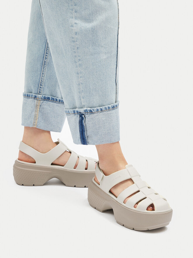 Sandały Crocs Stomp Fisherman Sandal 209938 Szary | eobuwie.com.pl