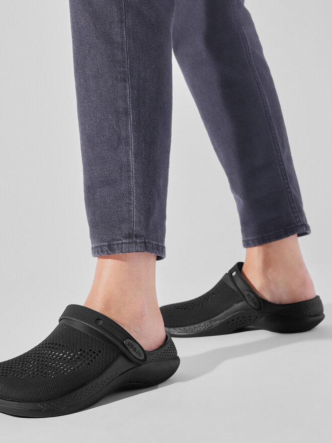 Klapki Crocs Crocs Literide 360 Clog 206708 Czarny | eobuwie.com.pl
