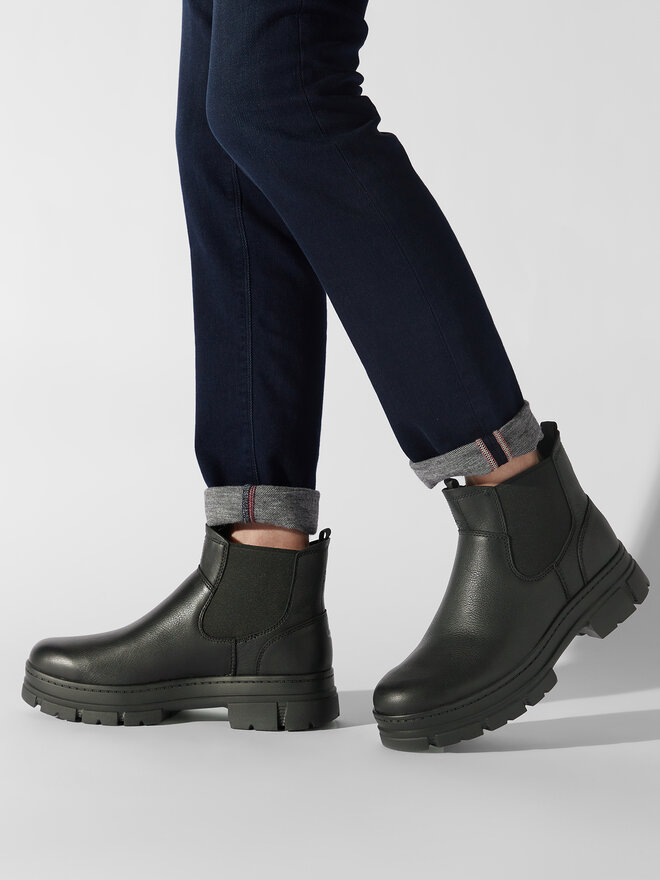 Μποτάκια με λάστιχο Ugg M Skyview Chelsea 1131835 Μαύρο | epapoutsia.gr