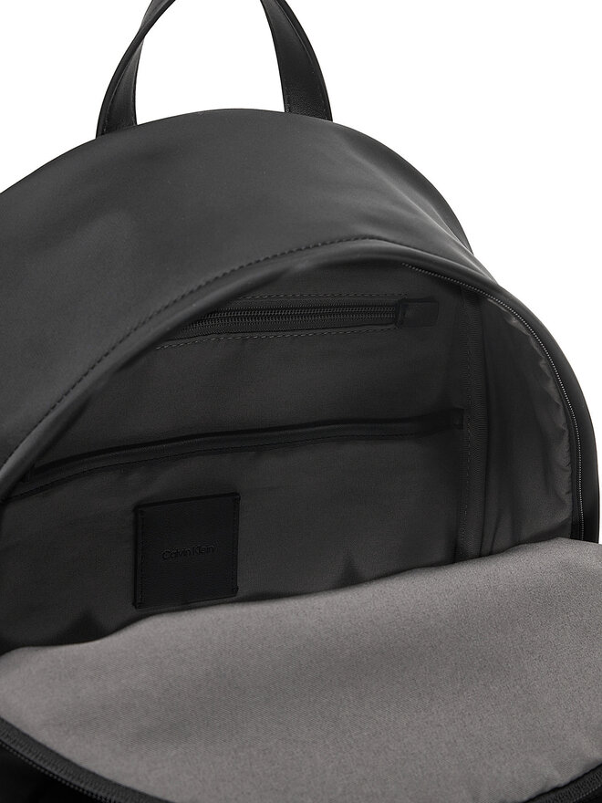 Rucksack Calvin Klein Sleek Round Backpack LV04D3143G Schwarz | eschuhe.de