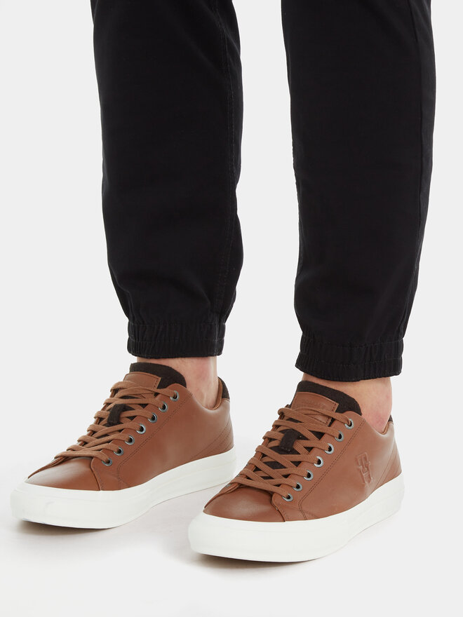 Sneakers Tommy Hilfiger Th Hi Vulc Street Low Lth Prem FM0FM04818 Braun ...